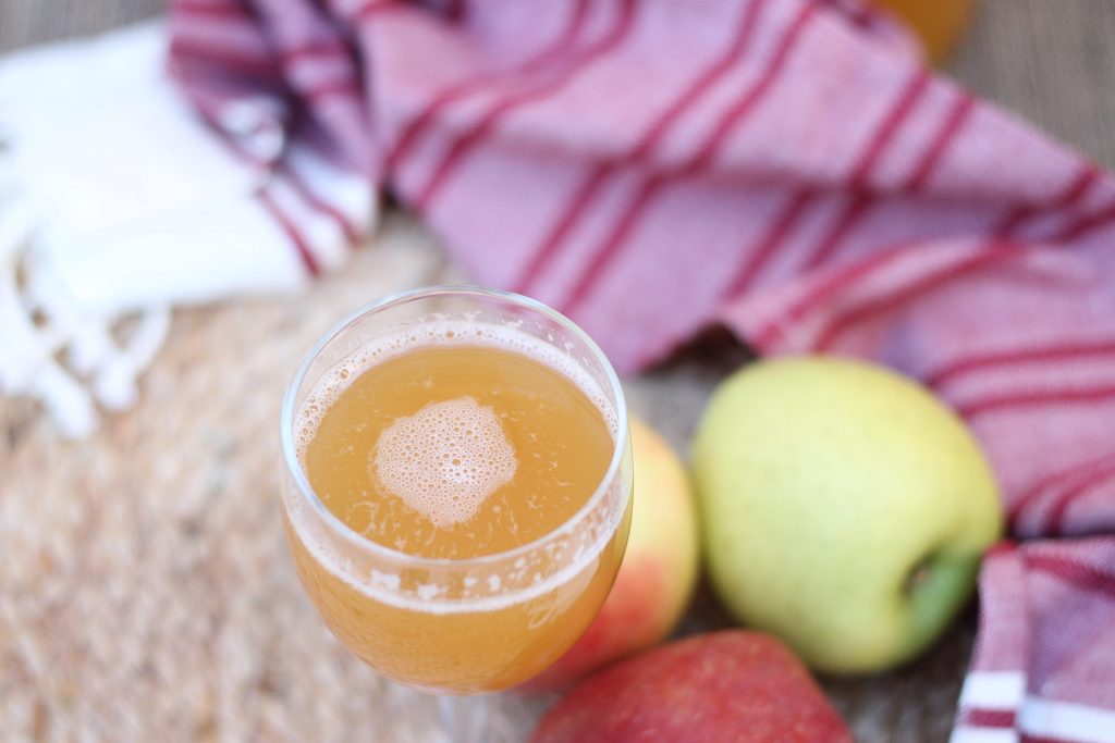 Naturally fermented sparkling apple cider